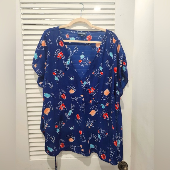 Modcloth | Tops | Modcloth Short Sleeved Blue Floral Toe Waist Blouse ...